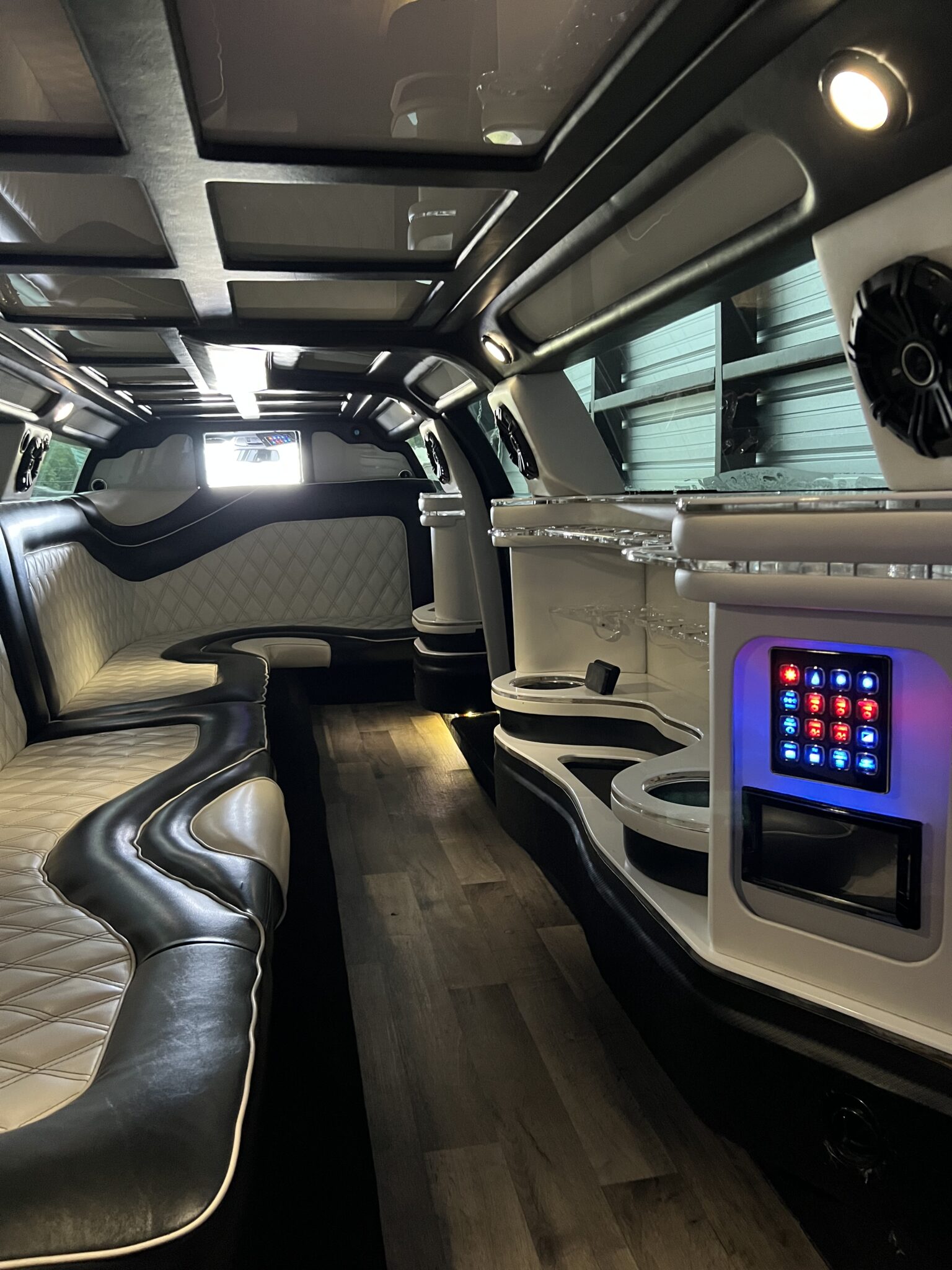 Proms – Les Bon Temp Rouler Limousine Service